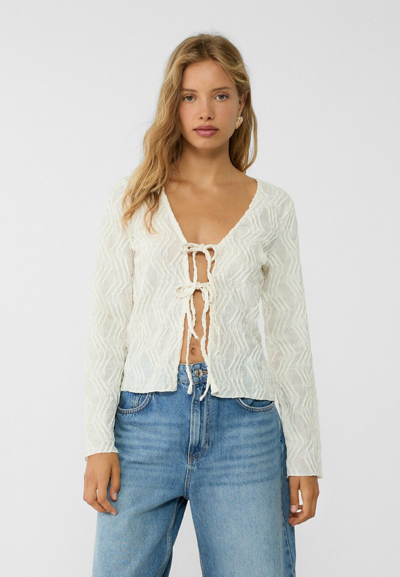 Stradivarius TEXTURED OPEN - Bluse - white/weiß - Zalando.ch