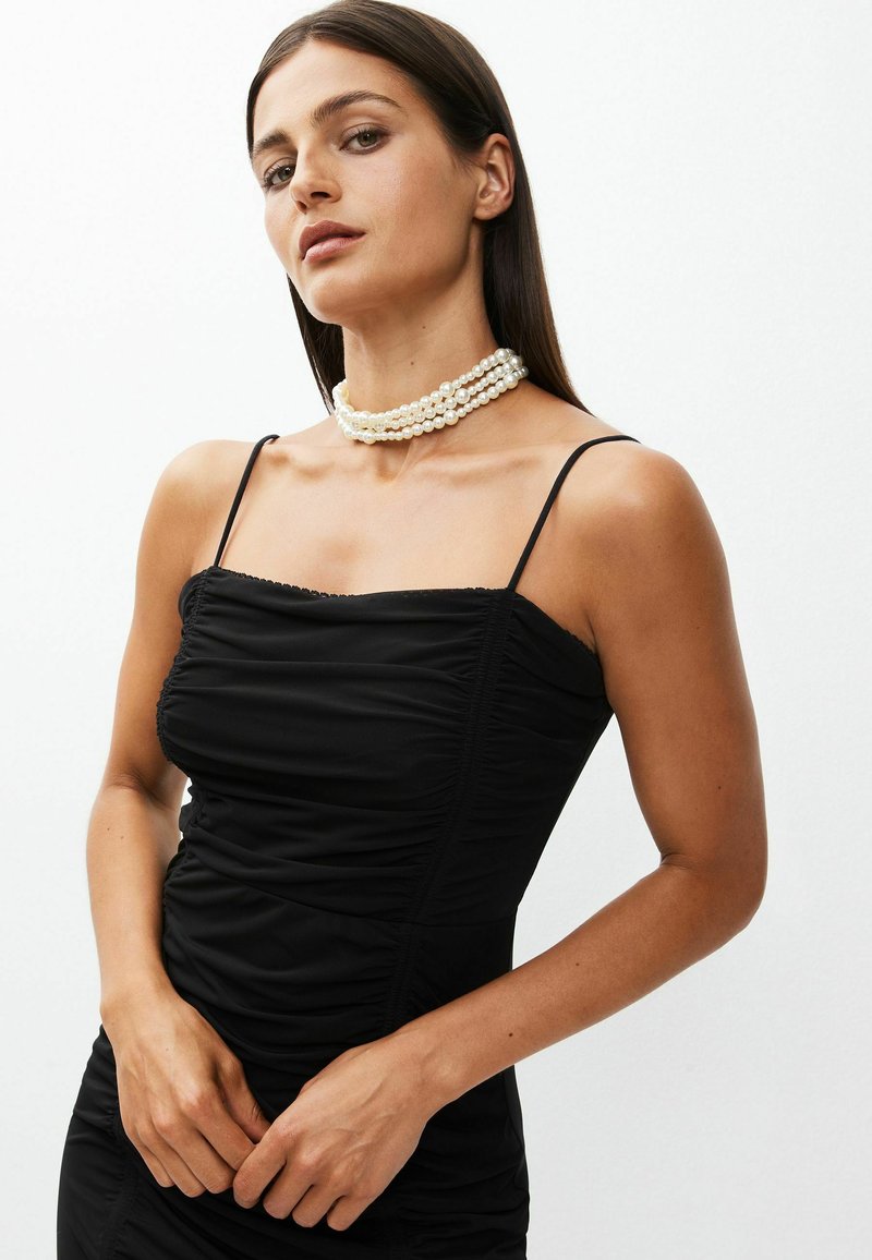 Next THREE ROW PEARL CHOKER - Halskette - white/weiß - Zalando.de