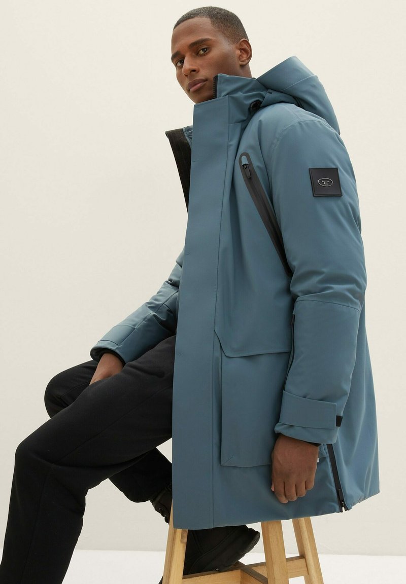 TOM TAILOR TOM TAILOR JACKEN PRO TECH JACKE MIT STEHKRAGEN UND KAPUZE - Winterjacke - dusty dark ...
