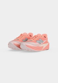 New Balance REBEL V5 - Løbesko til landevejen - pink lemonade/pink salt ...