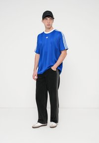 adidas Originals UNISEX - Print T-shirt - collegiate royal/blue - Zalando