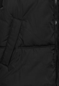 PULL&BEAR HOODED PUFFER WITH POCKETS - Winterjacke - black/schwarz - Zalando.at