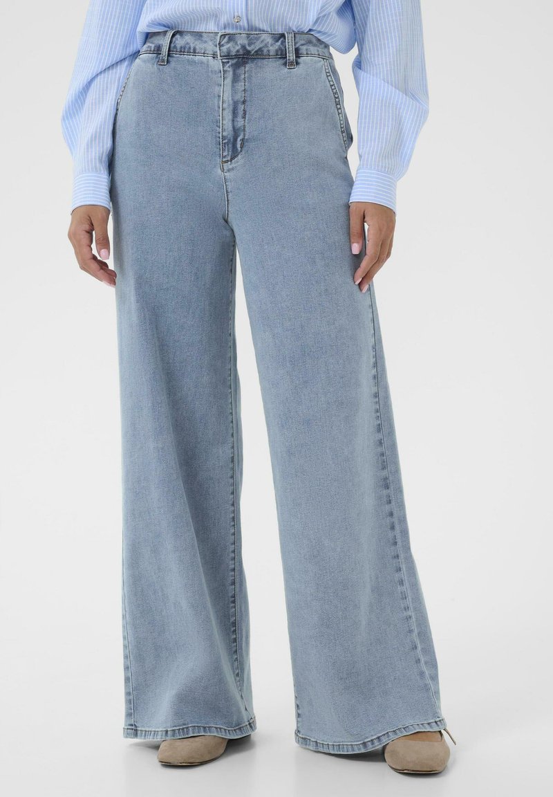 Cream VISTI - Pernera ancha - cleveland light blue denim/denim azul ...