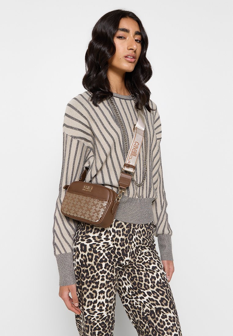 Cavalli Class ARNO - Schoudertas - dark brown and logo jacquard/bruin ...