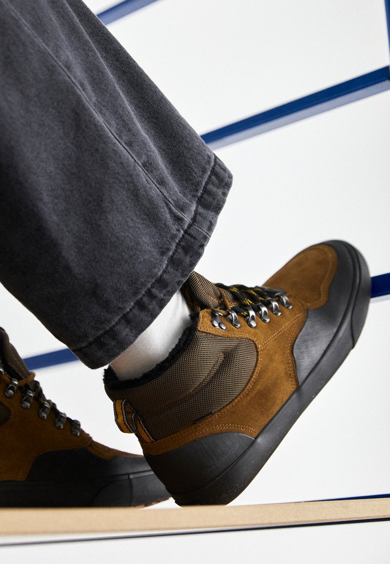 Element TC3 MID SHOE - Trainers - breen/cognac - Zalando