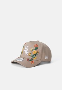 New Era FLORAL FRONT EFRAME UNISEX - Cap - brown - Zalando.co.uk