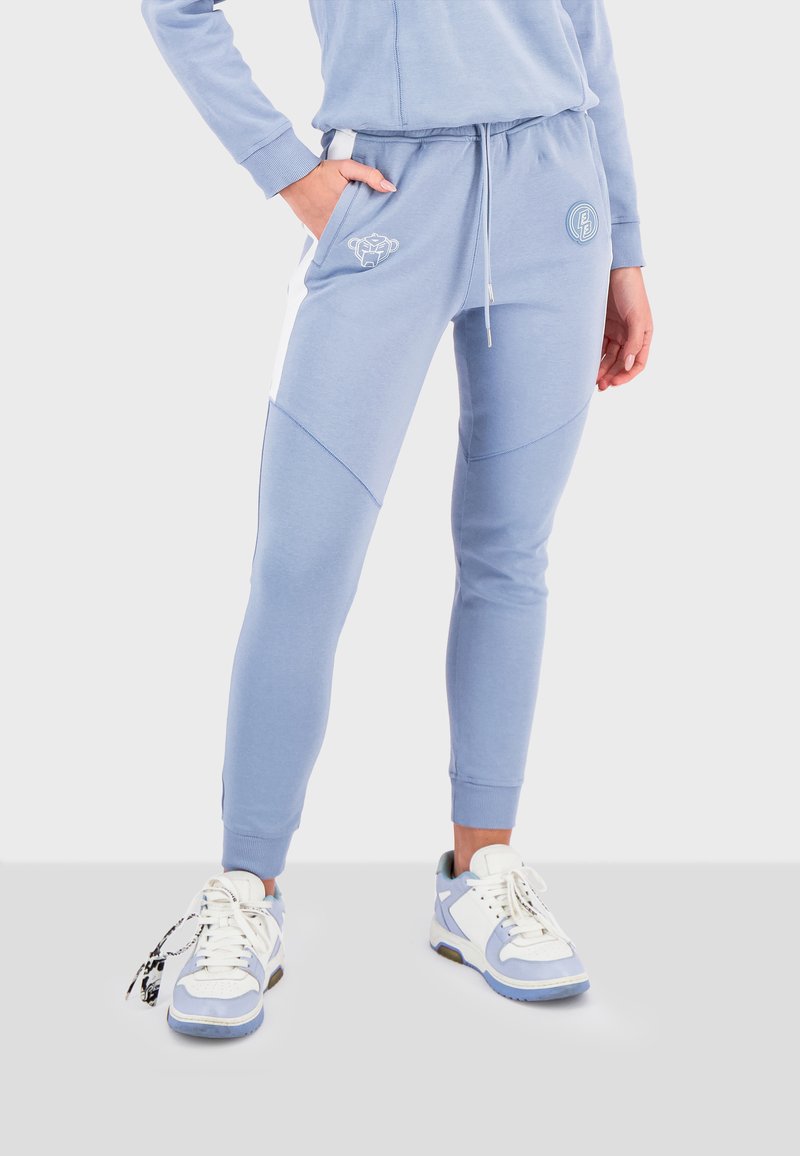 Black Bananas ANORAK - Jogginghose - light blue/hellblau - Zalando.de