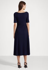 Lauren Ralph Lauren MUNZIE ELBOW SLEEVE DAY DRESS - Robe en jersey - lighthouse navy/bleu marine ...