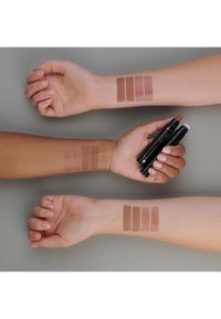 IsaDora CONTOUR STICK'N BRUSH - Contouring - warm mocha/braun - Zalando.de