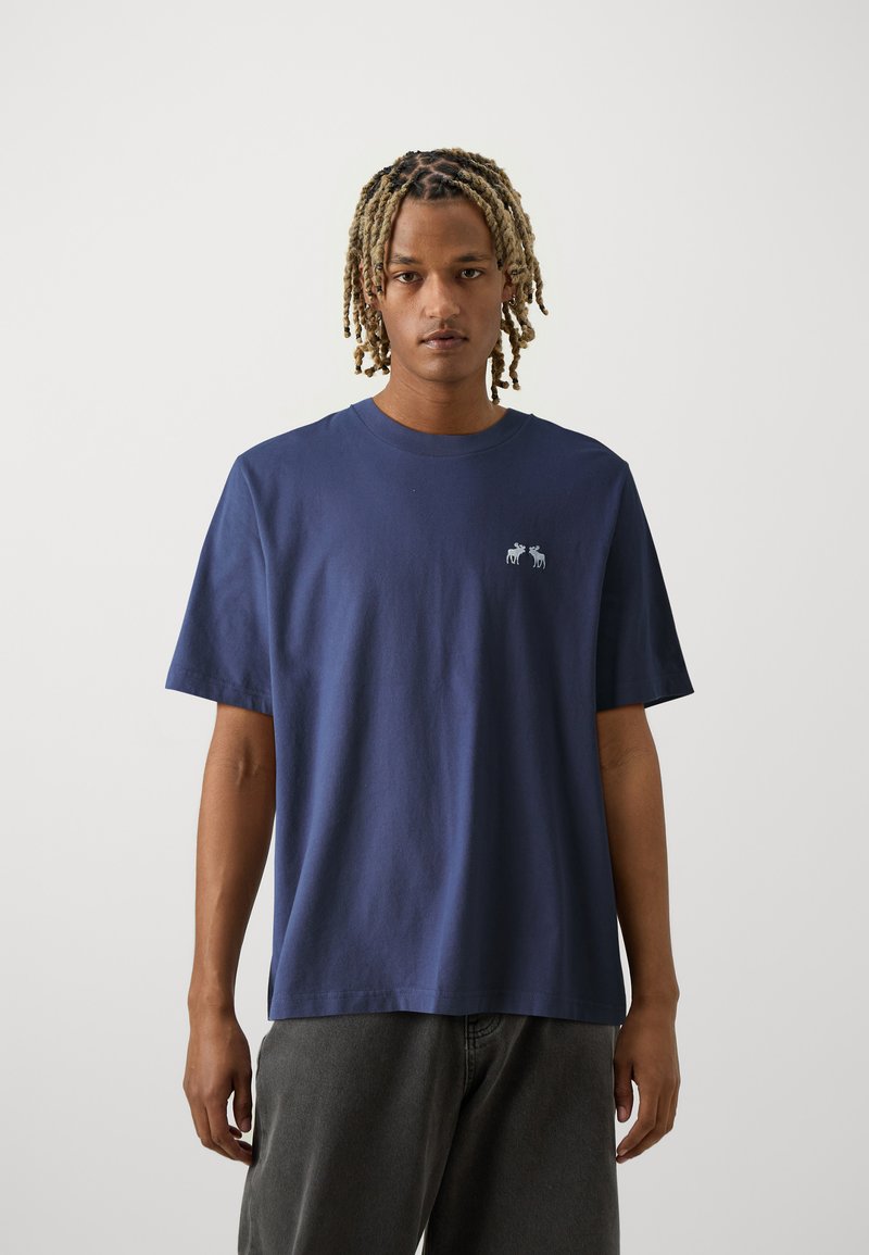 Abercrombie & Fitch KISSING MOOSE TEE - Camiseta básica - mood indigo/azul marino - Zalando.es