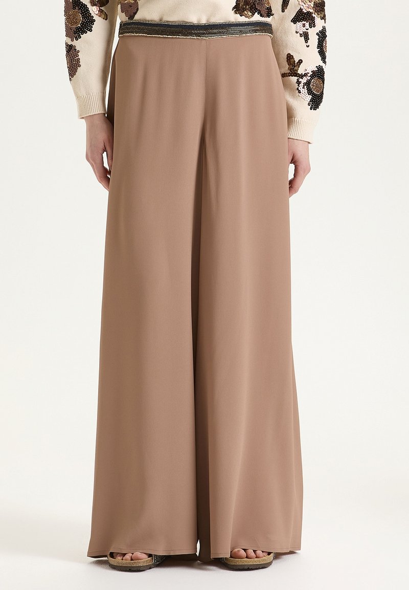 Maliparmi Trousers - walnut/cognac - Zalando