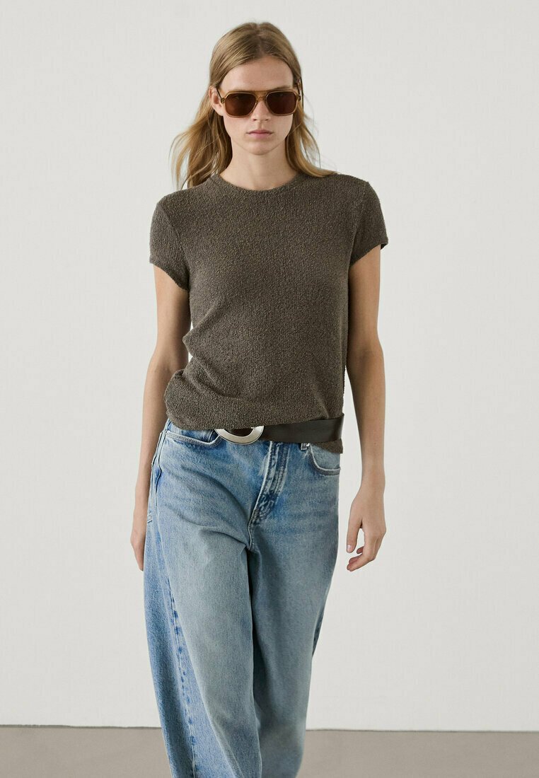 Massimo Dutti SHORT SLEEVE WITH TEXTURED DETAIL - Basic T-shirt - brown ...