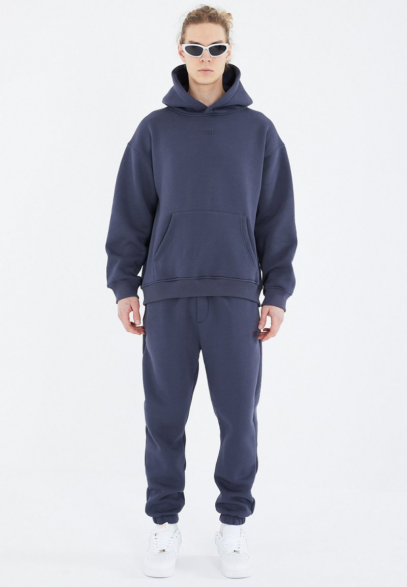 Megaman BASIC JOGGINGA SET - Trainingsanzug - blau smoke/blau - Zalando.de