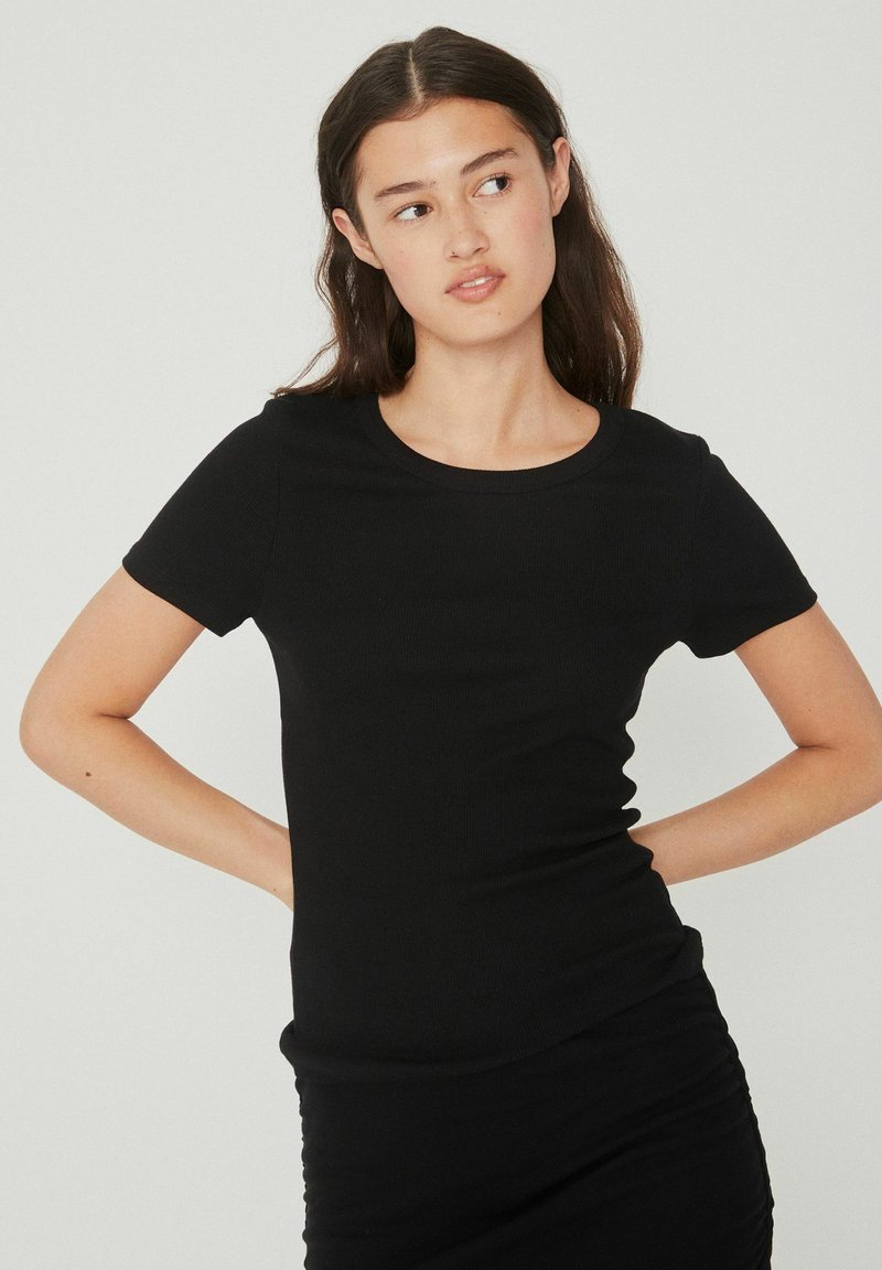 mbyM OTIS - Basic T-shirt - black - Zalando.ie