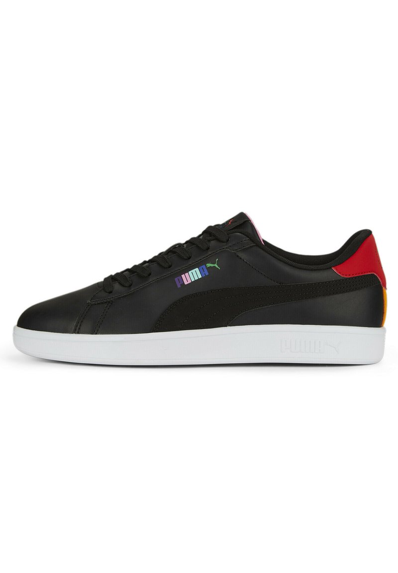 Puma SMASH LOVE IS LOVE - Baskets basses - black/pop red/meadow bright ...