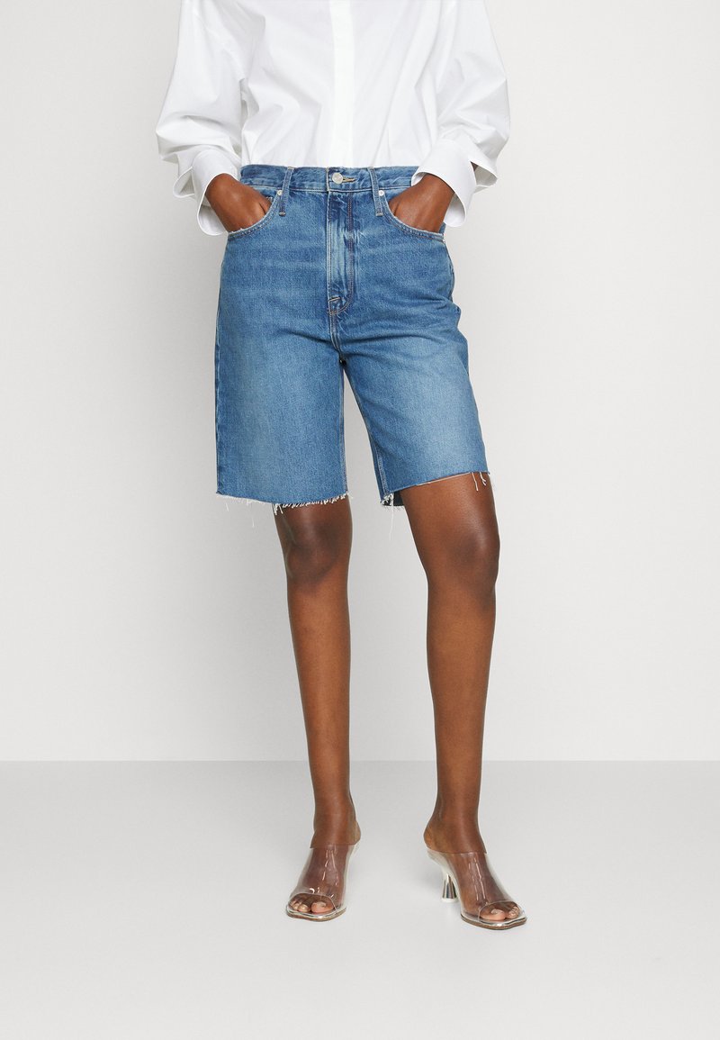 FRAME HIGH RISE RAW AFTER - Jeans Shorts - blue denim - Zalando.ch
