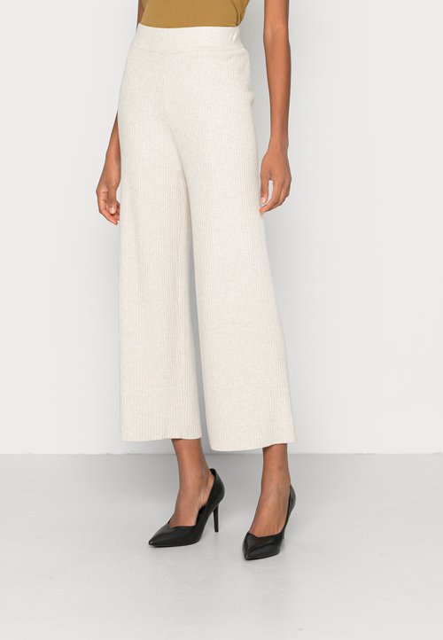 Opus Dameskleding outlet online | Gratis verzending voor de meeste ...