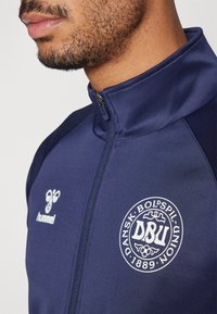 Hummel DENMARK DBU TRAVEL ZIP JACKET - Article de supporter d'équipe ...