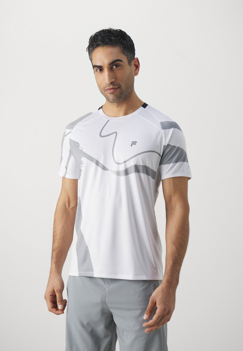 Fila CASSIAN - Sports T-shirt - white - Zalando