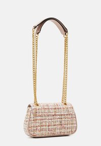 Guess GIULLY MINI FLAP - Handtas - ash rose/donkerroze - Zalando.be