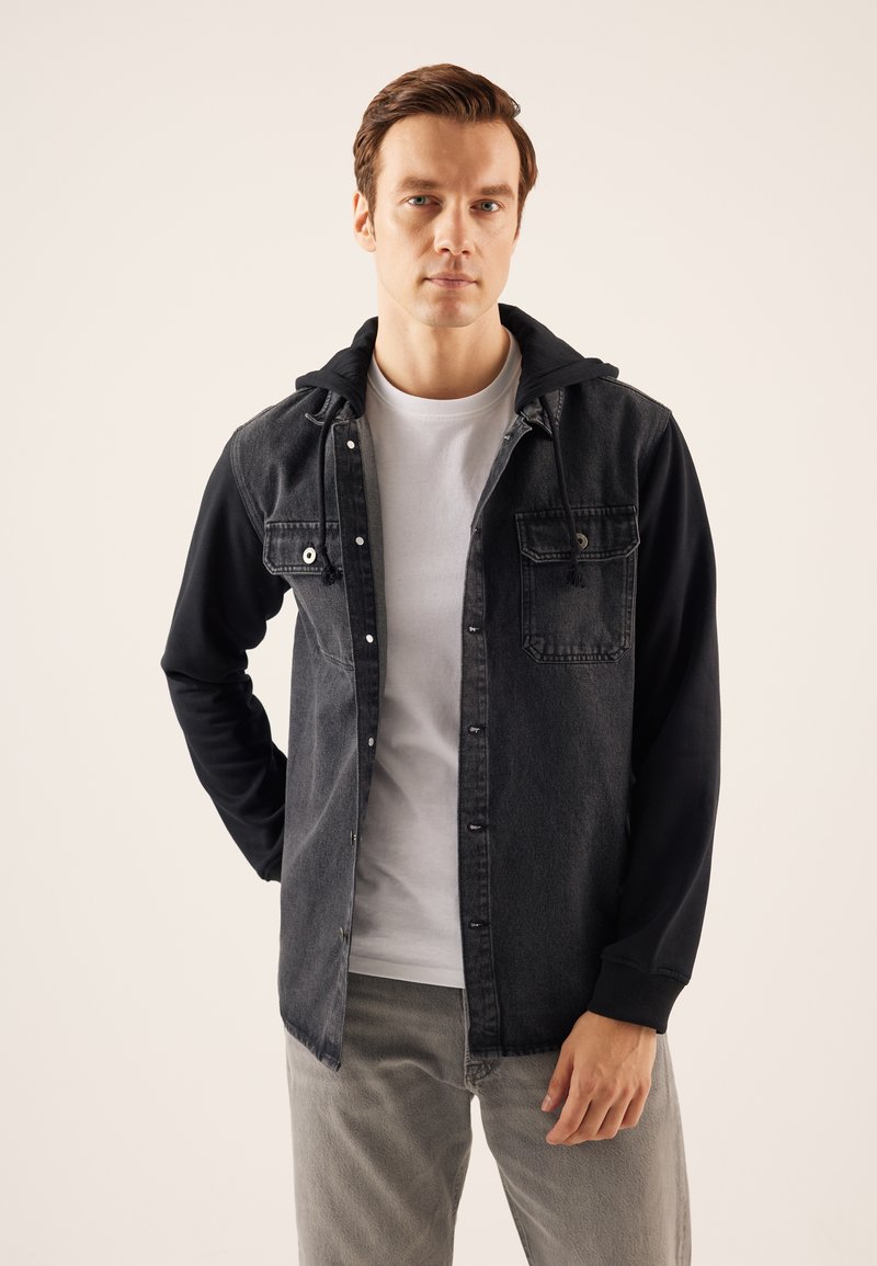 Pier One DENIM WITH HOOD - Shirt - black - Zalando.co.uk