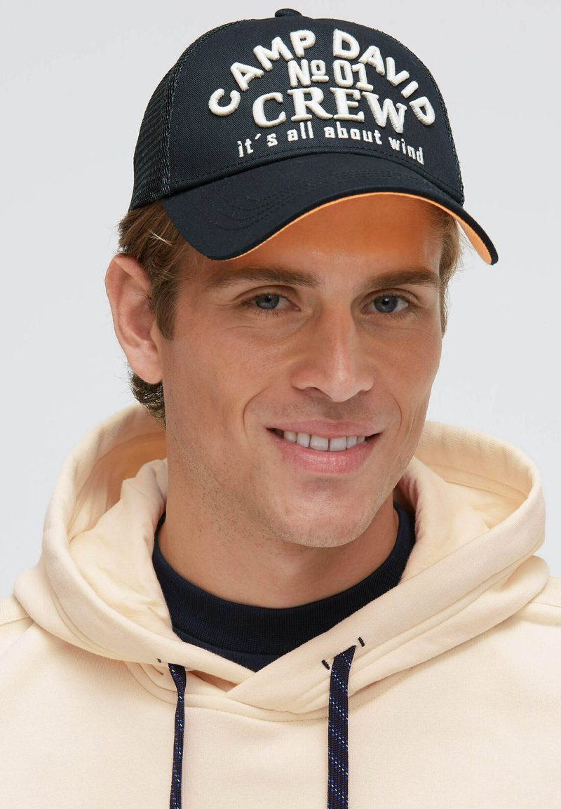 Camp David TRUCKER MIT LOGO-STICKEREI - Cap - blue navy/dark blue - Zalando