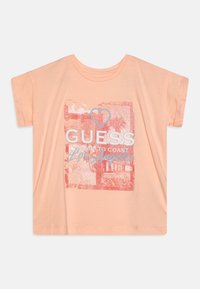 Guess JUNIOR - Print T-shirt - peach creme/light pink - Zalando.co.uk