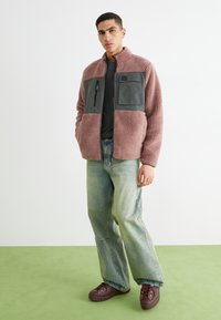 Volcom STORM STONE ZIP - Veste polaire - bordeaux brown/bordeaux ...