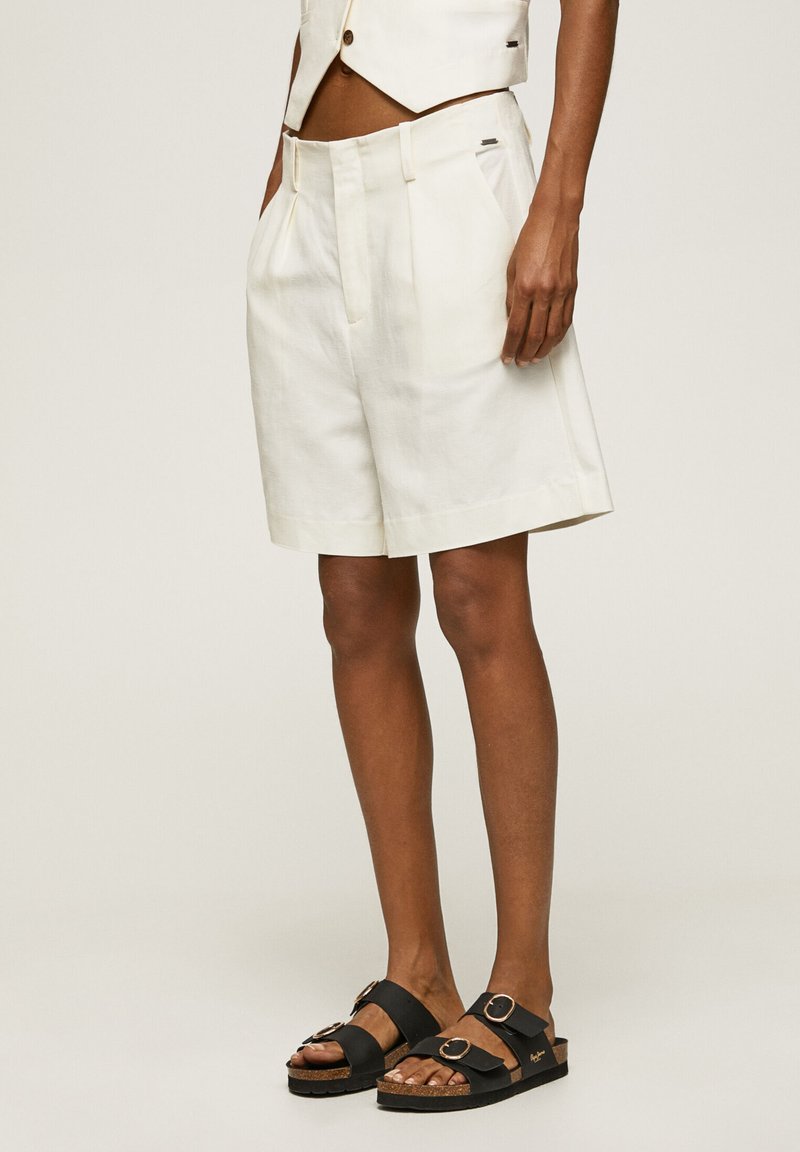 Pepe Jeans CRUZ - Shorts - mousse/weiß - Zalando.de
