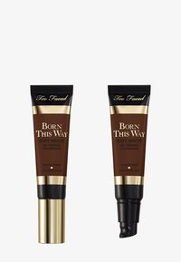 Too Faced Born This Way Soft Matte - Fond de teint - ganache/bleu fluo ...