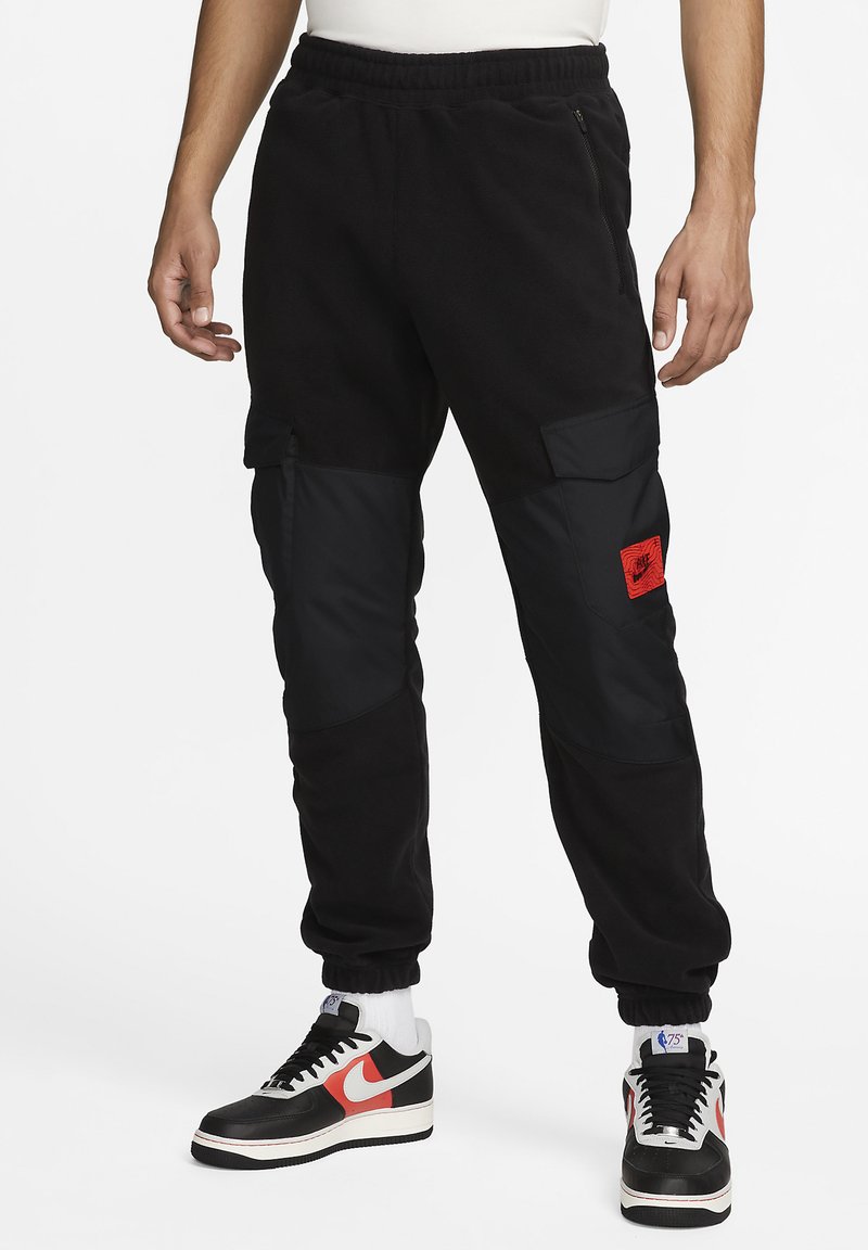 Nike Sportswear Jogginghose - black black habanero red/schwarz - Zalando.at