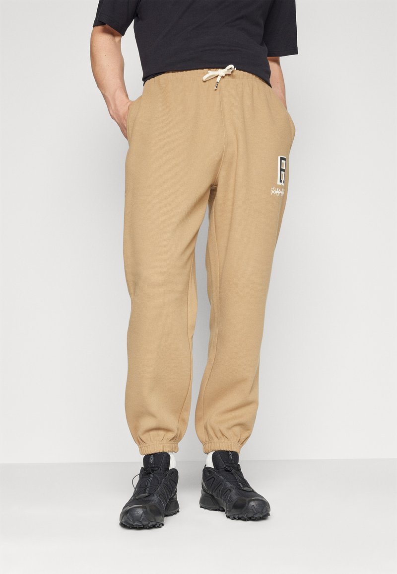 Redefined Rebel WINSTON PANTS UNISEX - Pantalones deportivos - kelp ...