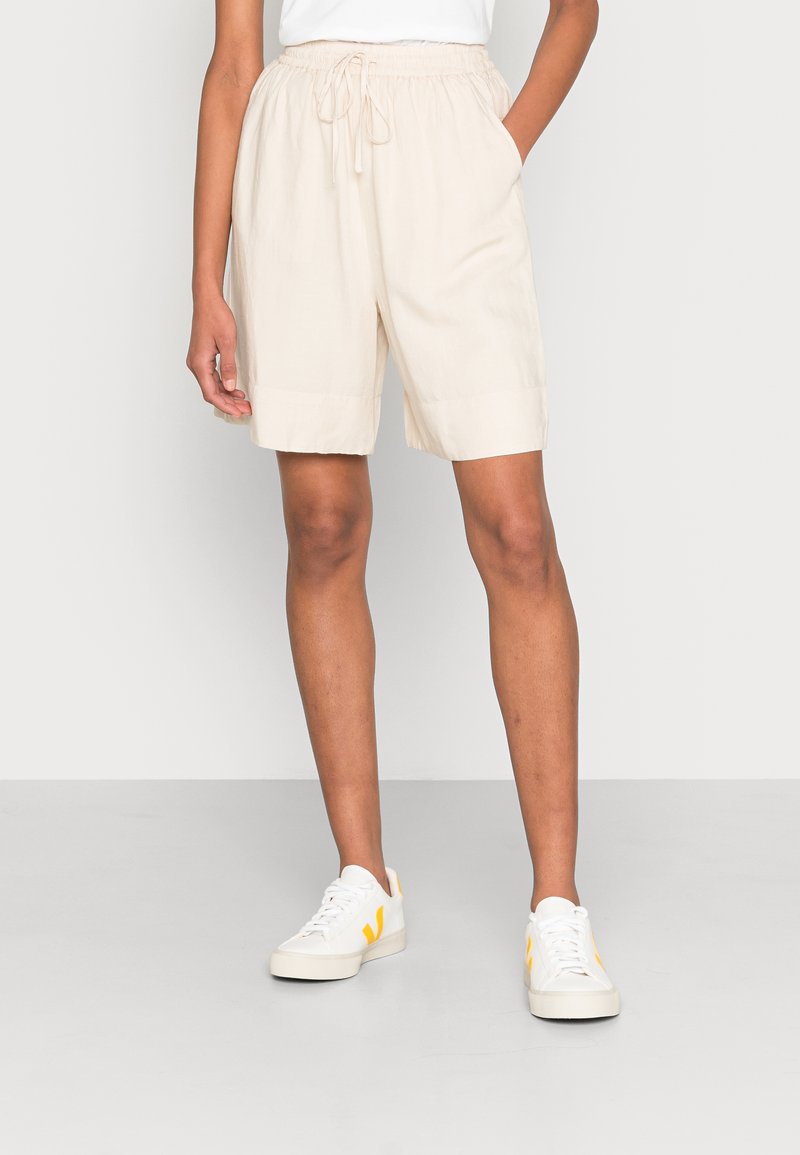 Selected Femme LENA - Shorts - natural/beige - Zalando.ie