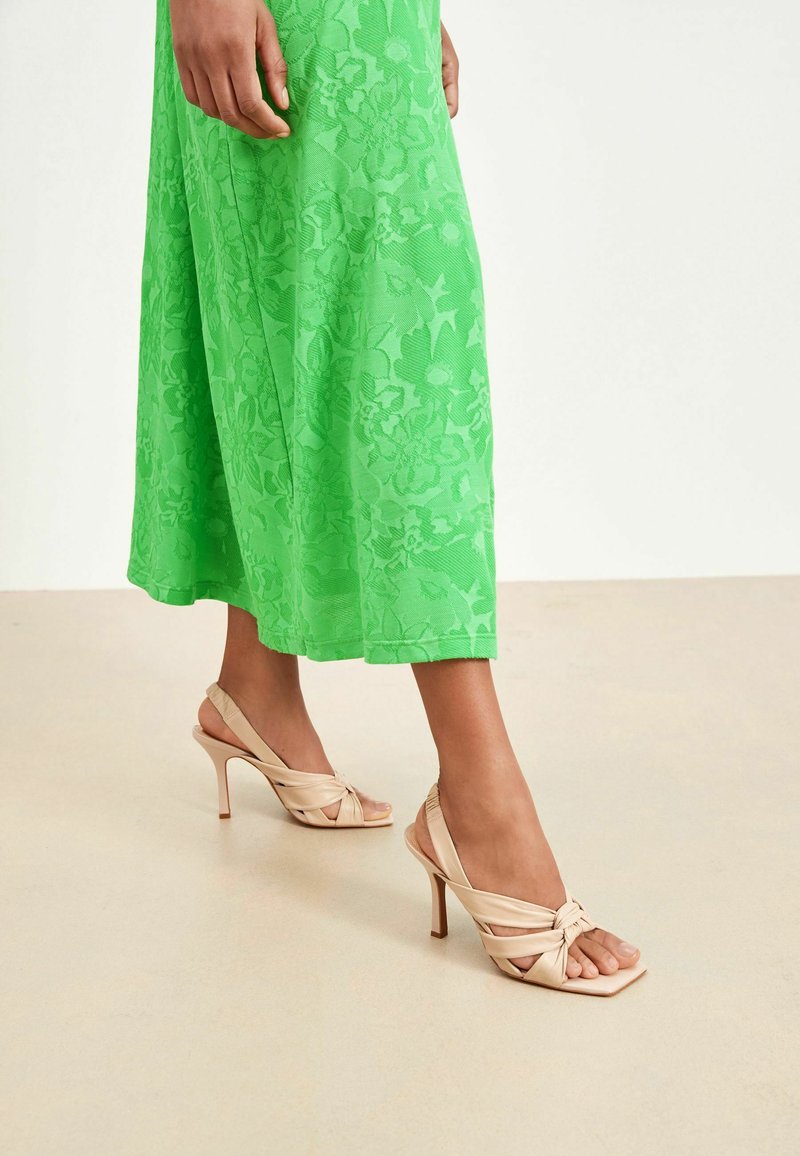 Next SIGNATURE FOREVER COMFORT® LEATHER TWIST SANDALS - Sandale cu toc ...