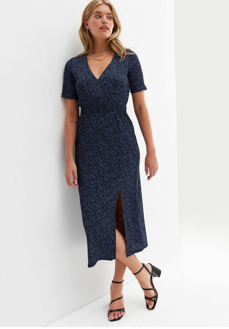 New Look Tall TALL ANIMAL PRINT - Fodralklänning - blue pattern/blå ...