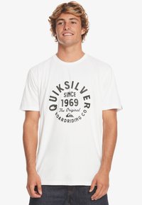 Quiksilver CIRCLED SCRIPT-POUR HOMME - T-Shirt print - off white ...