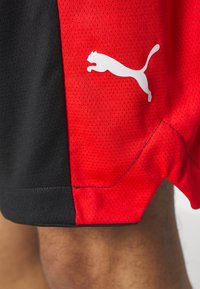 Puma SHOT BLOCKER SHORT - Short de sport - black/for all time red/noir ...