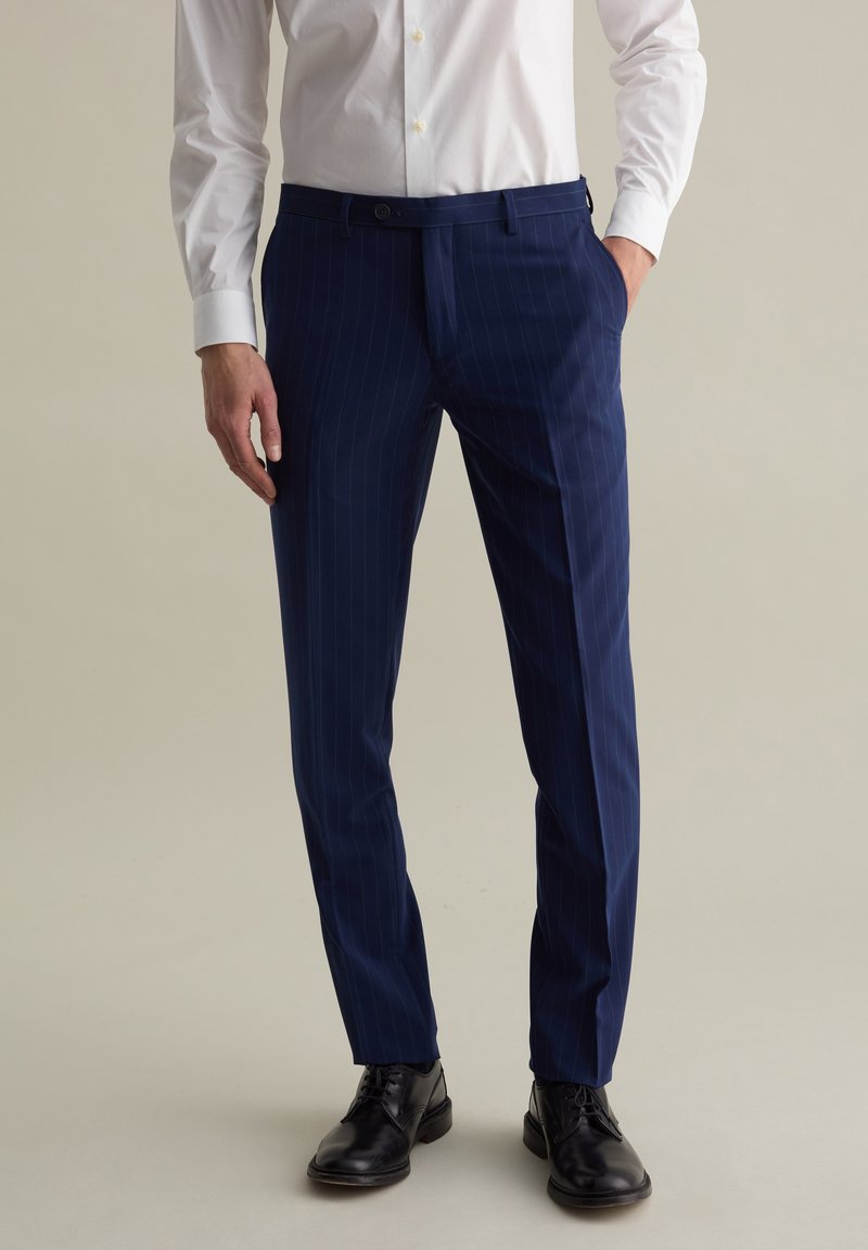 PIOMBO EASY-FIT PINSTRIPED - Trousers - navy blue/blue - Zalando