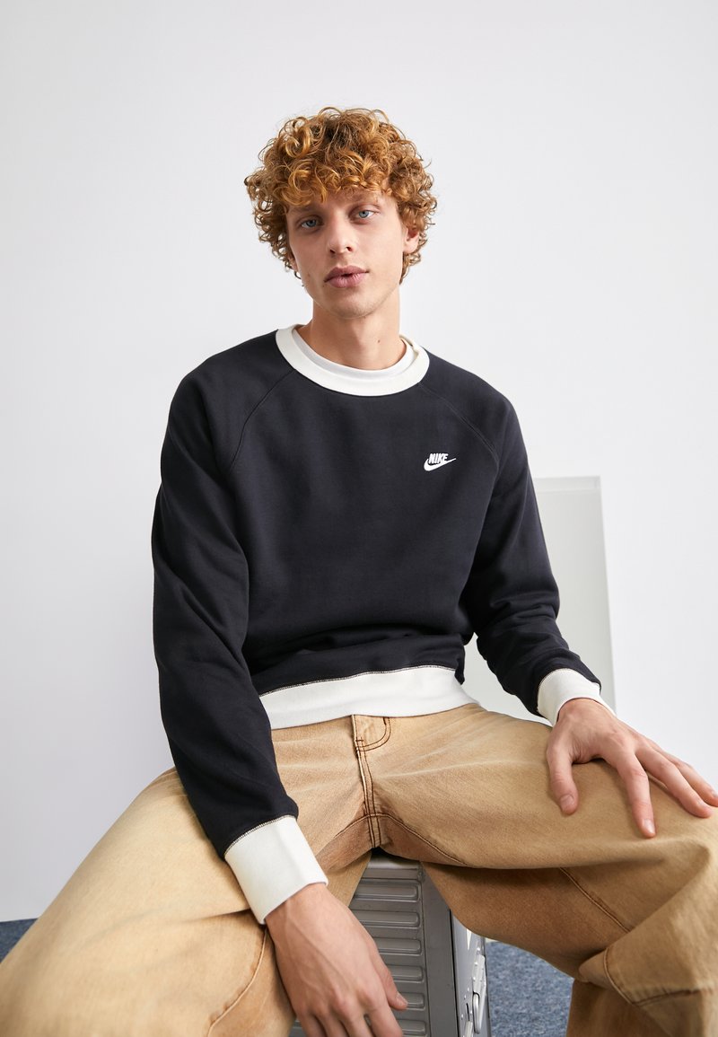 Nike Sportswear CLUB RAGLAN CREW - Sweatshirt - black/midnight navy ...