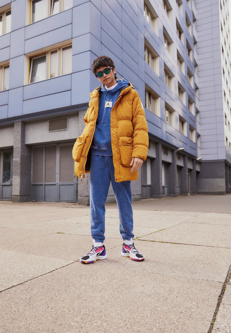 Meet The Teenager Behind The Enormous Jacket Memes | atelier-yuwa.ciao.jp