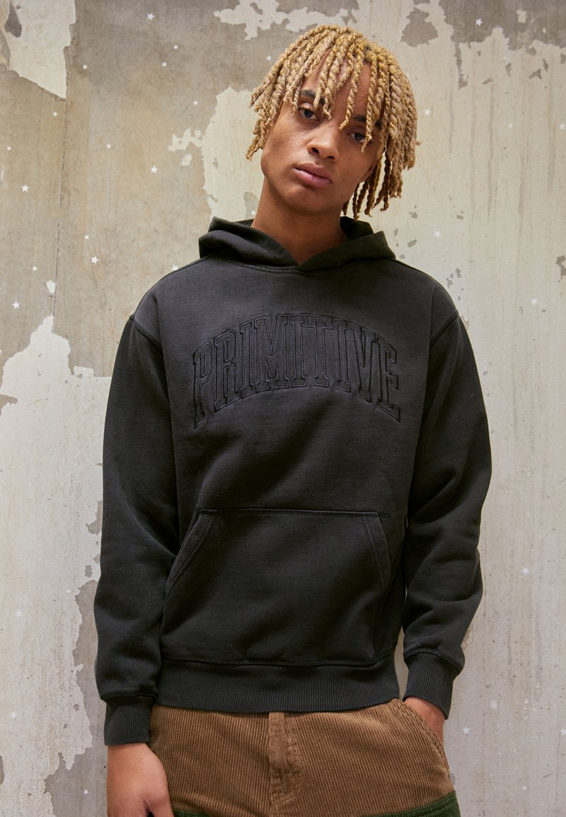 Primitive COLLEGIATE WASHED HOOD - Bluză de molton - tan/cafeniu ...