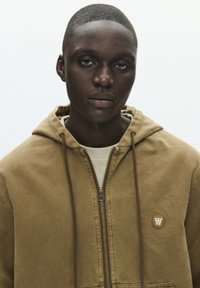 DOUBLE A BY W.W. PALLE - Vasaras jaka - desert palm/brūns - Zalando.lv