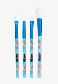 Makeup Revolution FINDING NEMO X REVOLUTION NEMO EYE BRUSH SET ...