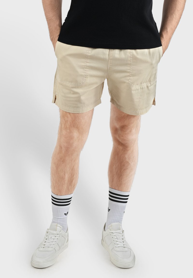 Redefined Rebel HOMA - Jeans Shorts - fog/weiß - Zalando.ch