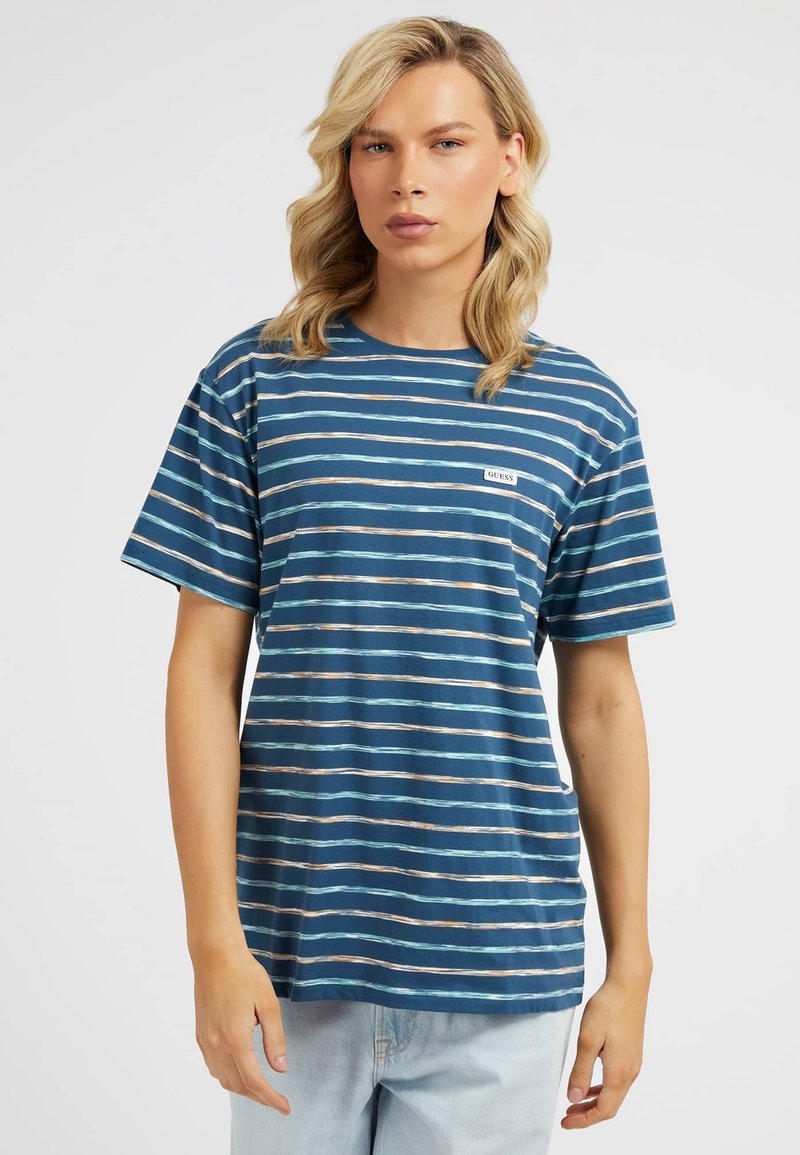 Guess Mit Allover Streifenmuster Camiseta Estampada Mehrfarbig