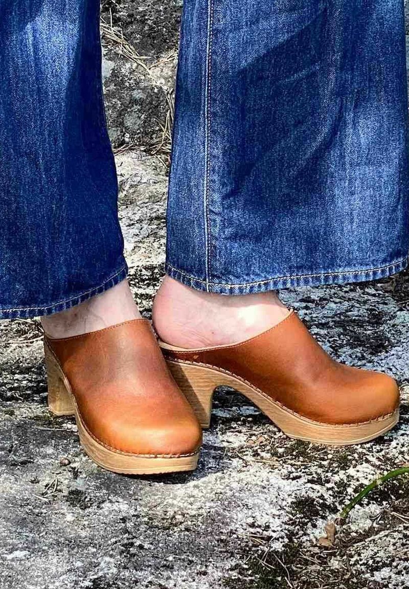 Calou Stockholm LISA - Clogs - brown/bruin - Zalando.nl