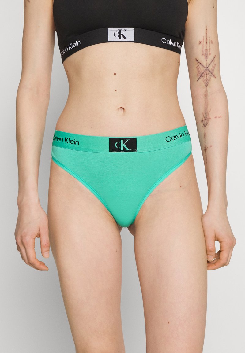 calvin-klein-underwear-modern-thong-string-fresh-peppermint