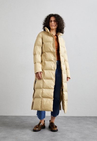 Wood Wood LIVIA LONG PADDED - Winterjas - dark khaki/beige - Zalando.be