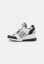 MICHAEL Michael Kors GEORGIE TRAINER - Sporta apavi - optic white/black ...
