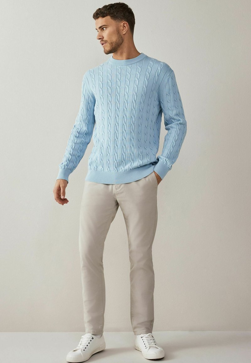 Next KNITTED CABLE CREW JUMPER - Strickpullover - light blue/blau ...